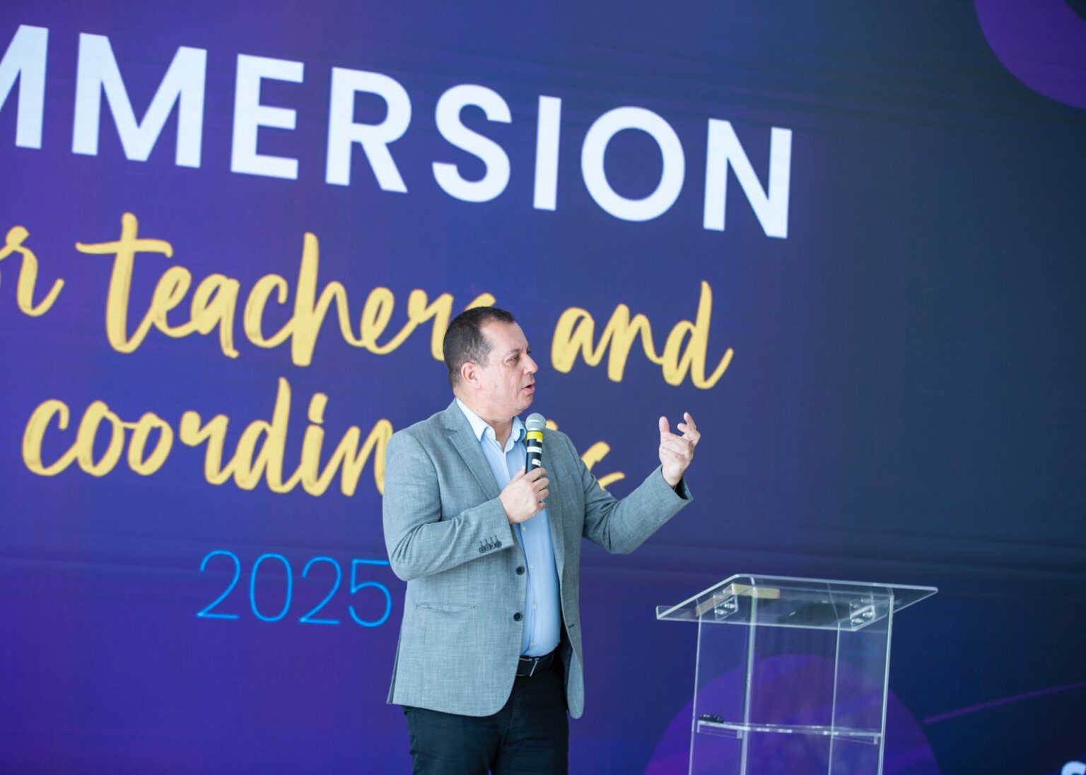 Capacitação do programa Sky English reflete missão e excelência na ...